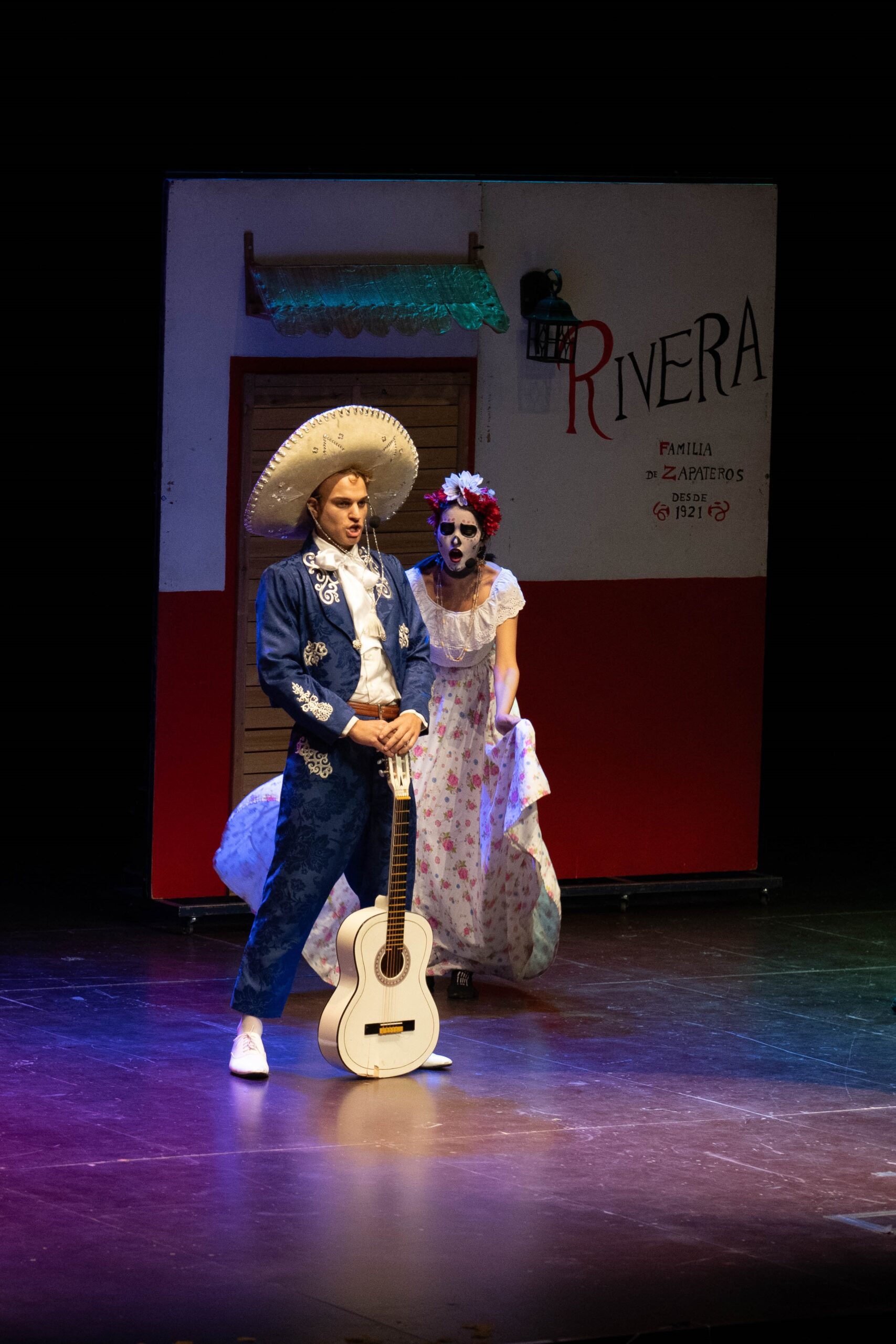 La magia de "Coco, el musical" deslumbró a los más pequeños - Cultura ...